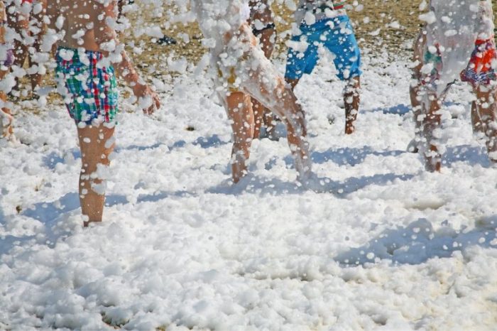 Organizar una fiesta de la espuma | Castillos Hinchables Alcorcón